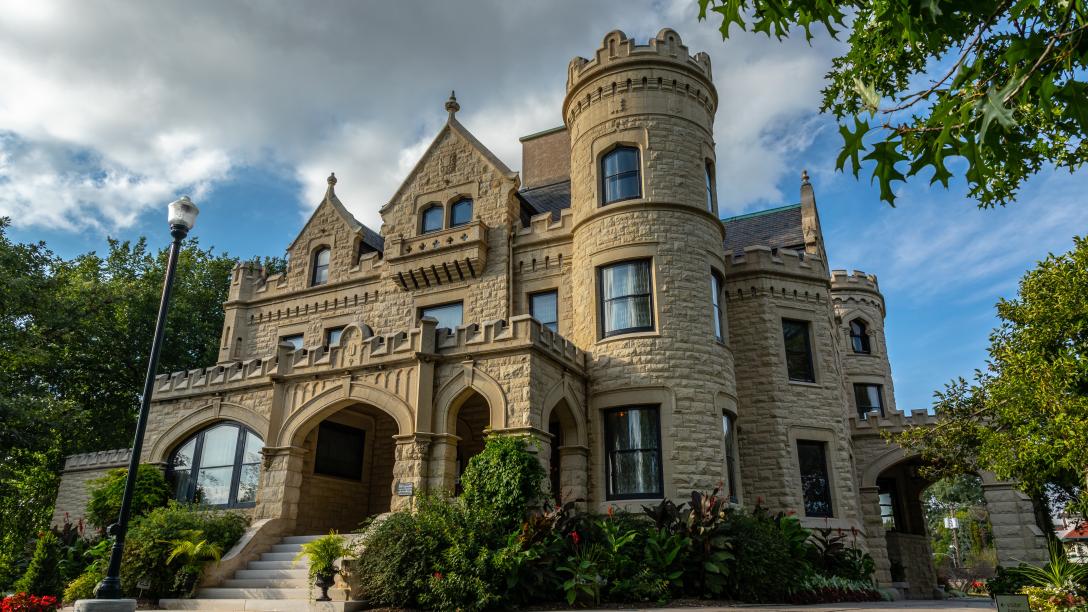 Joslyn Castle (Omaha) | VisitNebraska.com Joslyn Castle (Omaha) | VisitNebraska.com